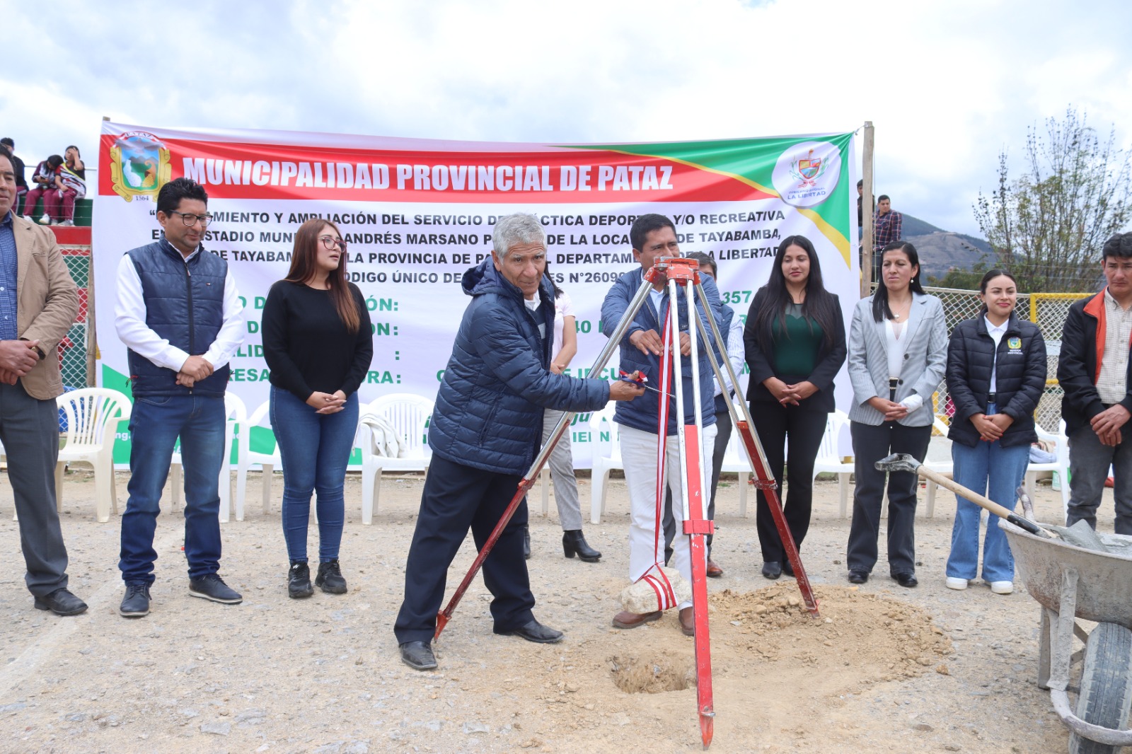 Inician mejoramiento de estadio municipal de Tayabamba - Dia a Dia Trujillo